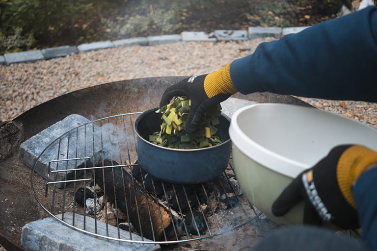 Fenne.be | Making handmade paper from cattail, DIY paper, nature craft ...